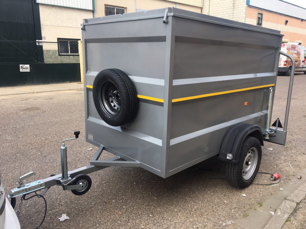 Remolque cerrado 1 eje | SevillaRemolques.com